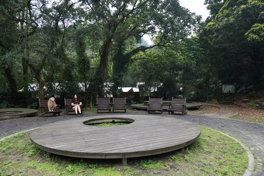 LAPOPO 拉波波村｜基隆豪華露營。一泊三食免裝備、獨立衛浴＋峽谷生態導覽＋寵物友善露營 – 洛基小聿媽